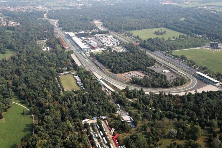 Famous Race Tracks - Top 10 Racetracks Around The World