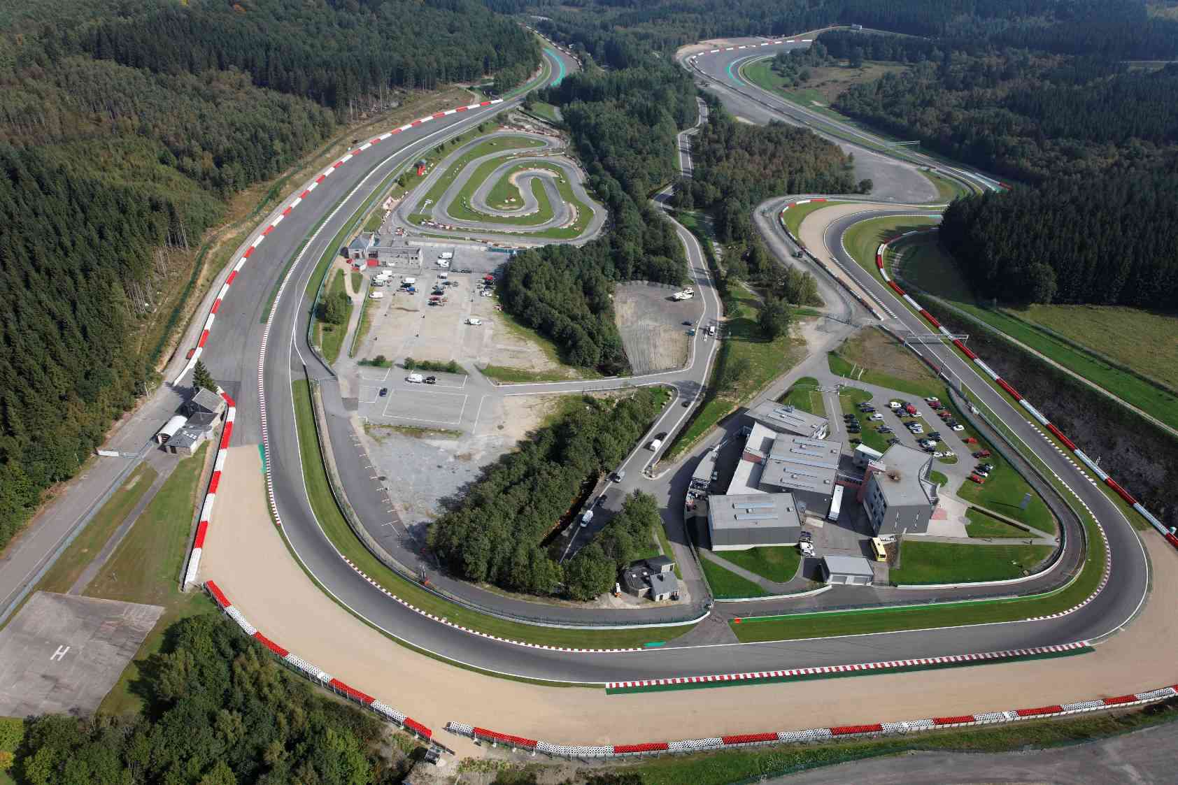 Famous Race Tracks - Top 10 Racetracks Around The World