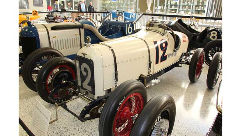 Duesenberg Takes 8th Place in the Best Car Logos of All Time - My Car ...