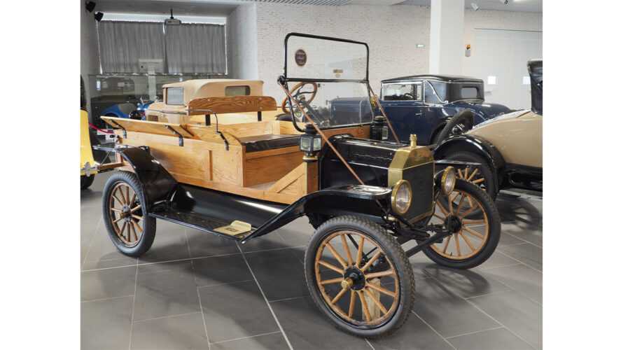 The Remarkable Evolution of Car Design and Technology from 1900 to 2023 ...