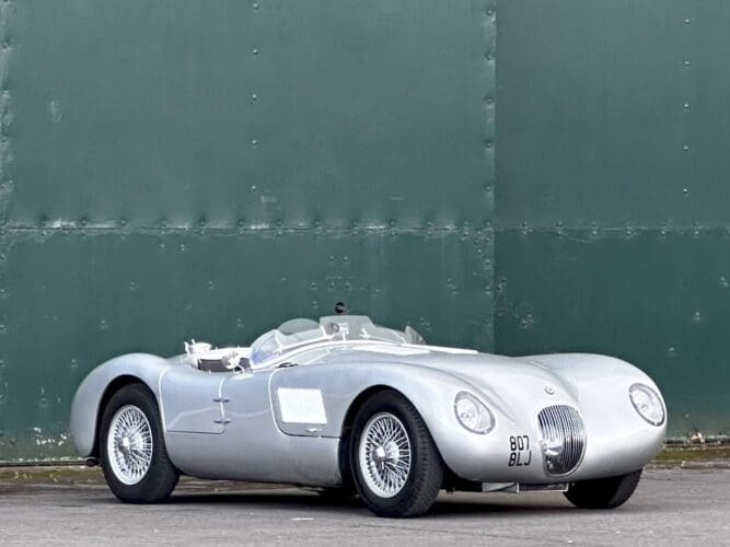 The Jaguar XKs. Beautiful and classy cars.